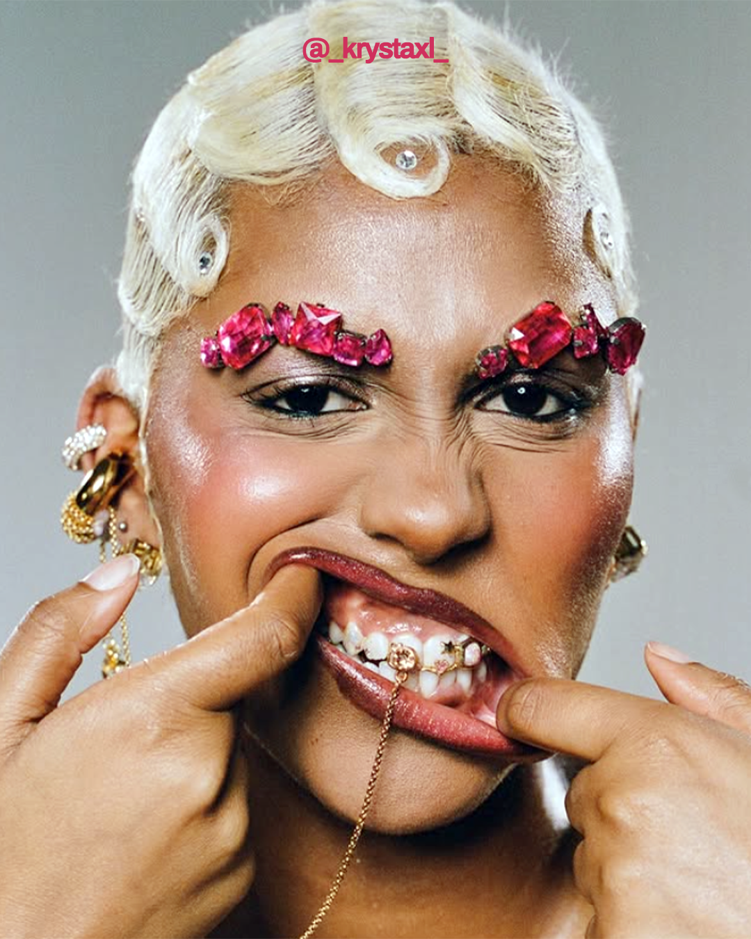 How to Choose and Style Grillz